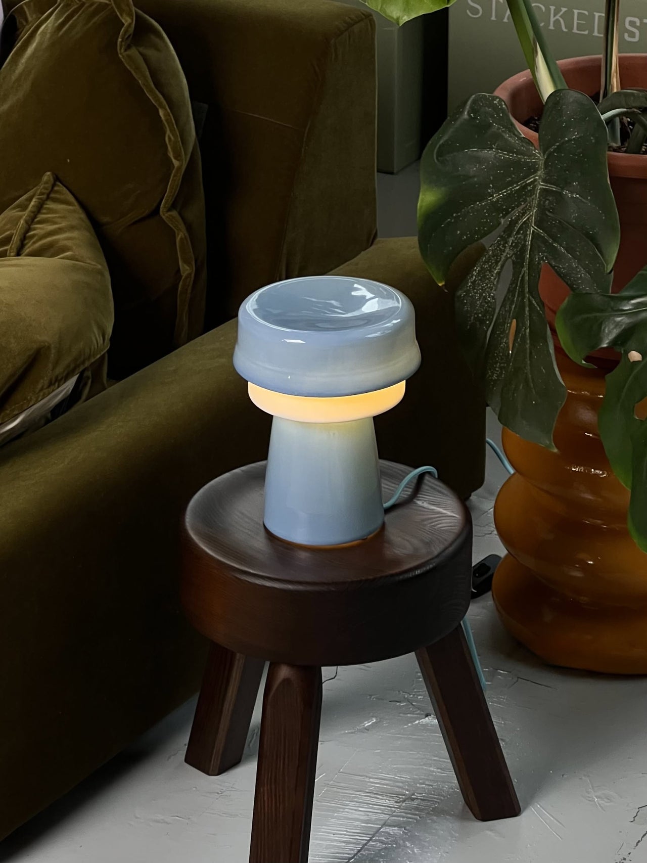 &klevering Hat Table Lamp - Stacked Store